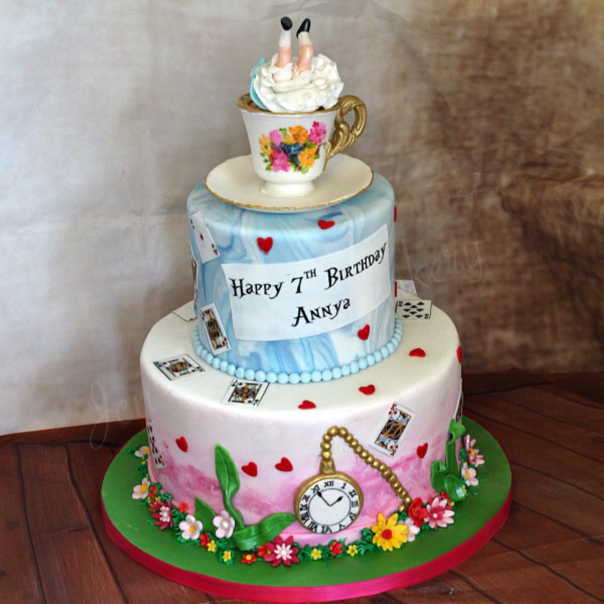 Easy Alice In Wonderland Cake
