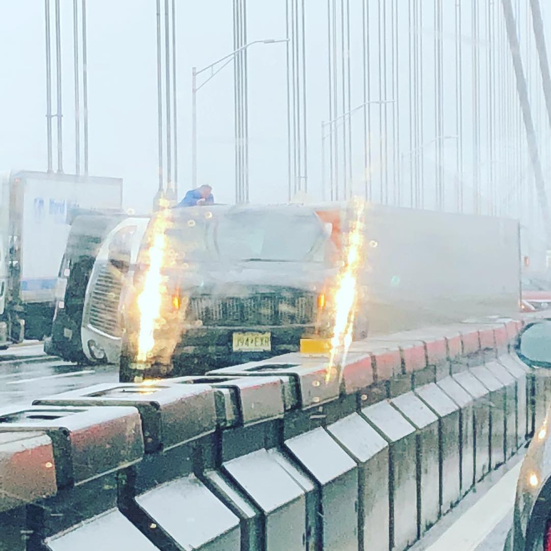 Photo shows overturned tractor trailer on the Verrazano Bridge in New ...