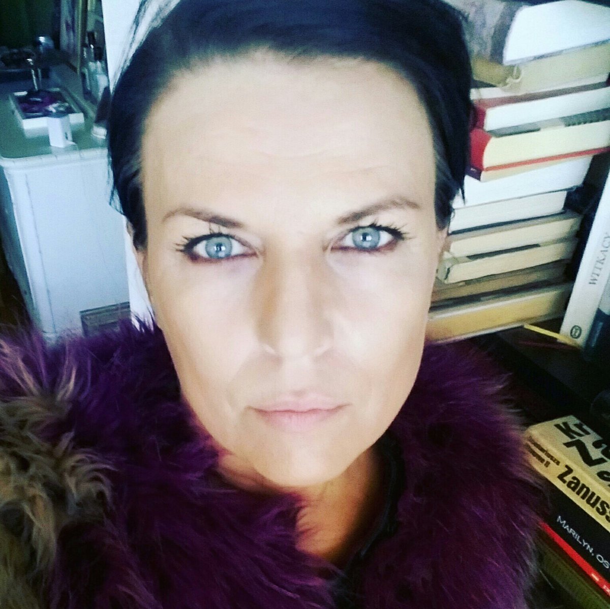 Ana Starr's Instagram, Twitter & Facebook on IDCrawl