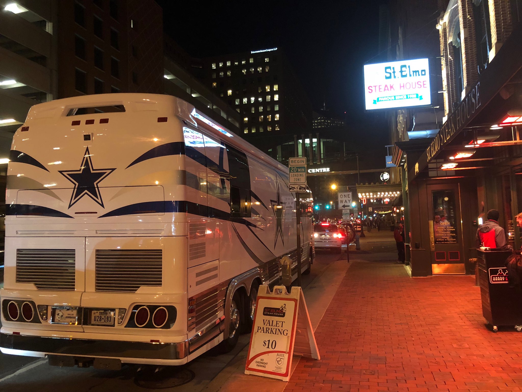 Jerry Jones Bus