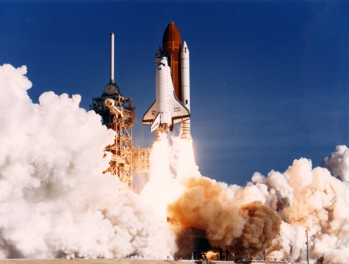 Chris B - NSF on Twitter: "STS-41D - Shuttle Discovery's maiden launch. Set sail from KSC's 39A ...