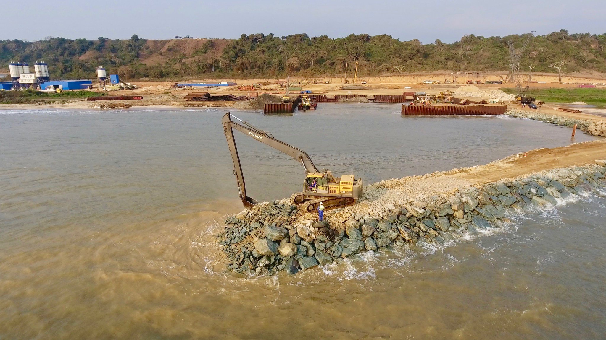 Cabinda | Porto de Caio - SkyscraperCity