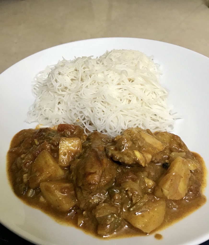 Idiyappam Chicken Curry