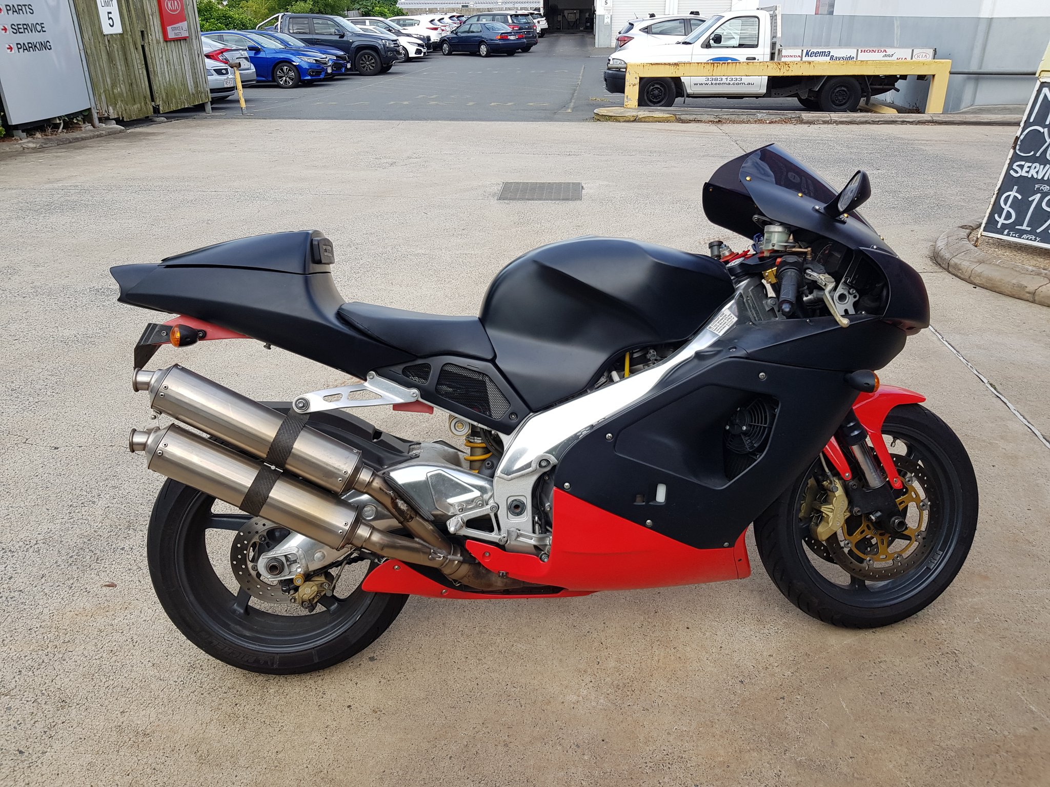 Aprilia Rsv 1000 Cafe Racer | Reviewmotors.co