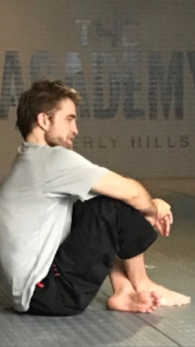 Robert Pattinson Barefoot