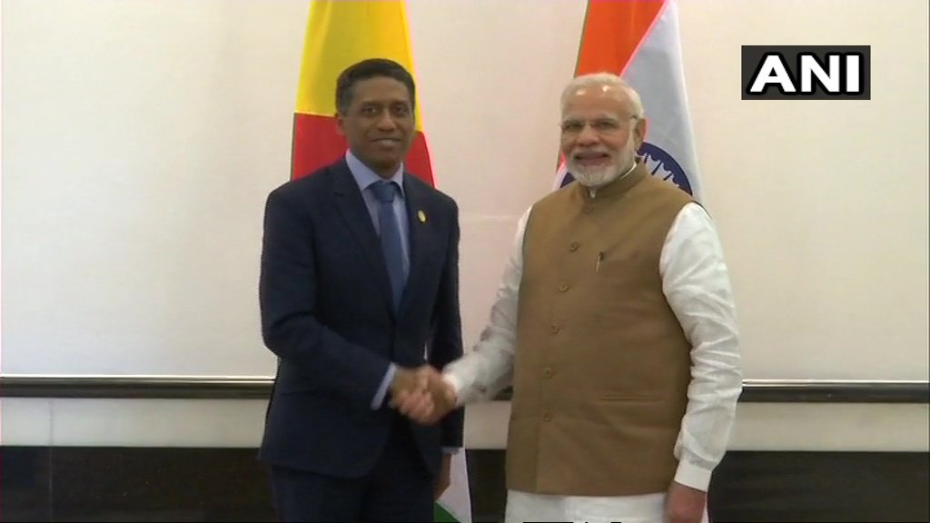PM Narendra Modi met President of the Republic of Seychelles, Danny ...