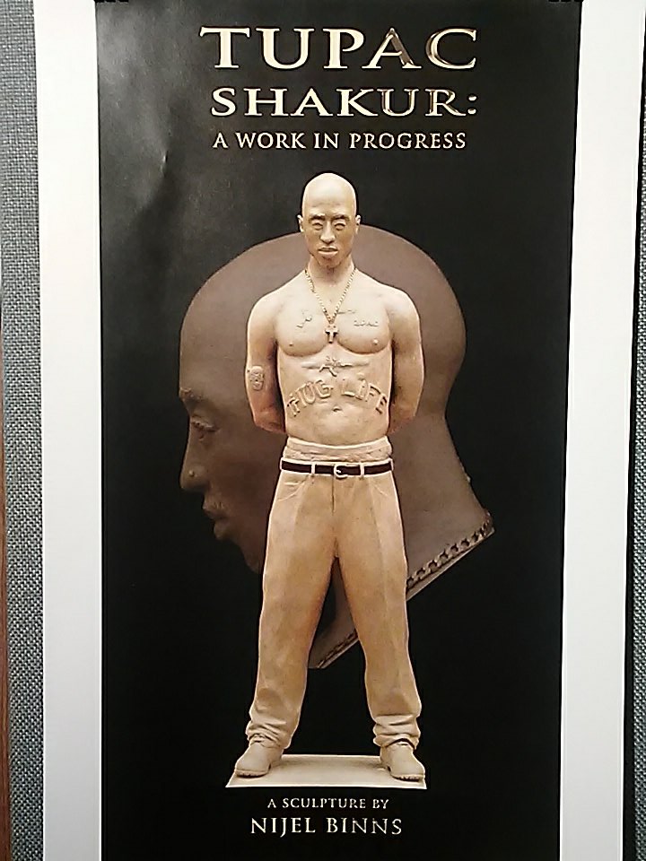 Tupac Shakur Statue