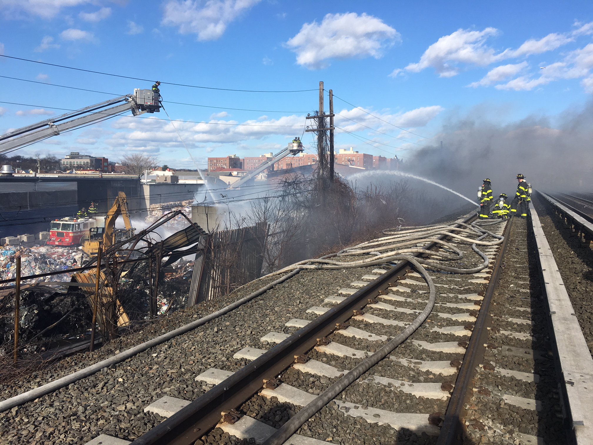 Fdny On Twitter Fdny Members Are On Scene Of A 5 Alarm Fire 187 40