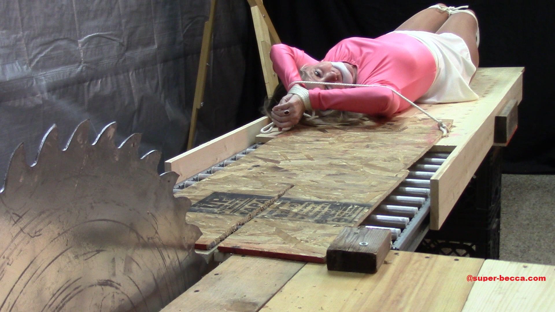 Becca On Twitter Penelope On Saw Mill Will She Escape Only 2j8yblcp9d