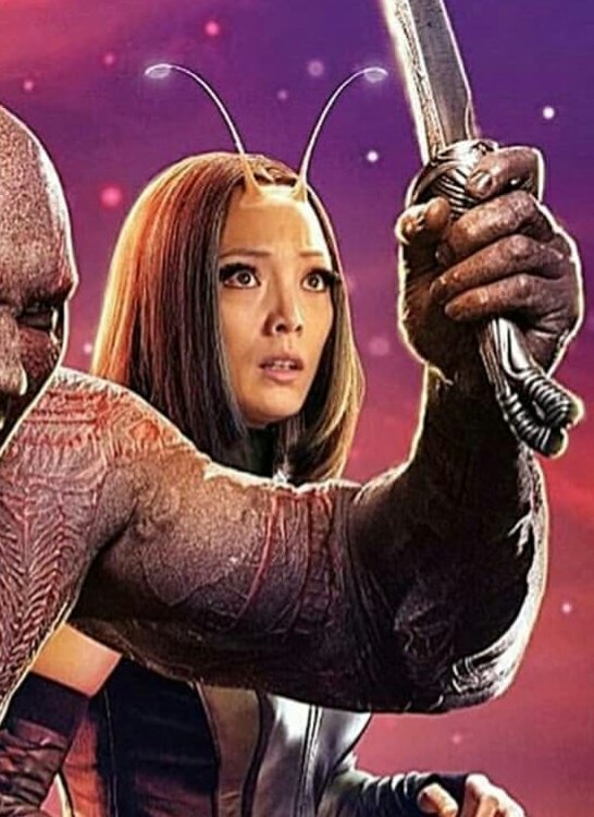 Bucky's new hand from IW poster : r/marvelstudios