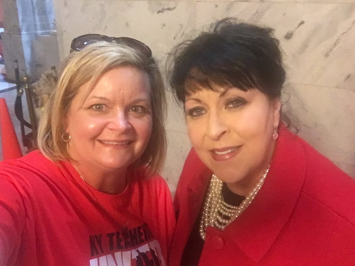 Paula Trickett's Instagram, Twitter & Facebook on IDCrawl