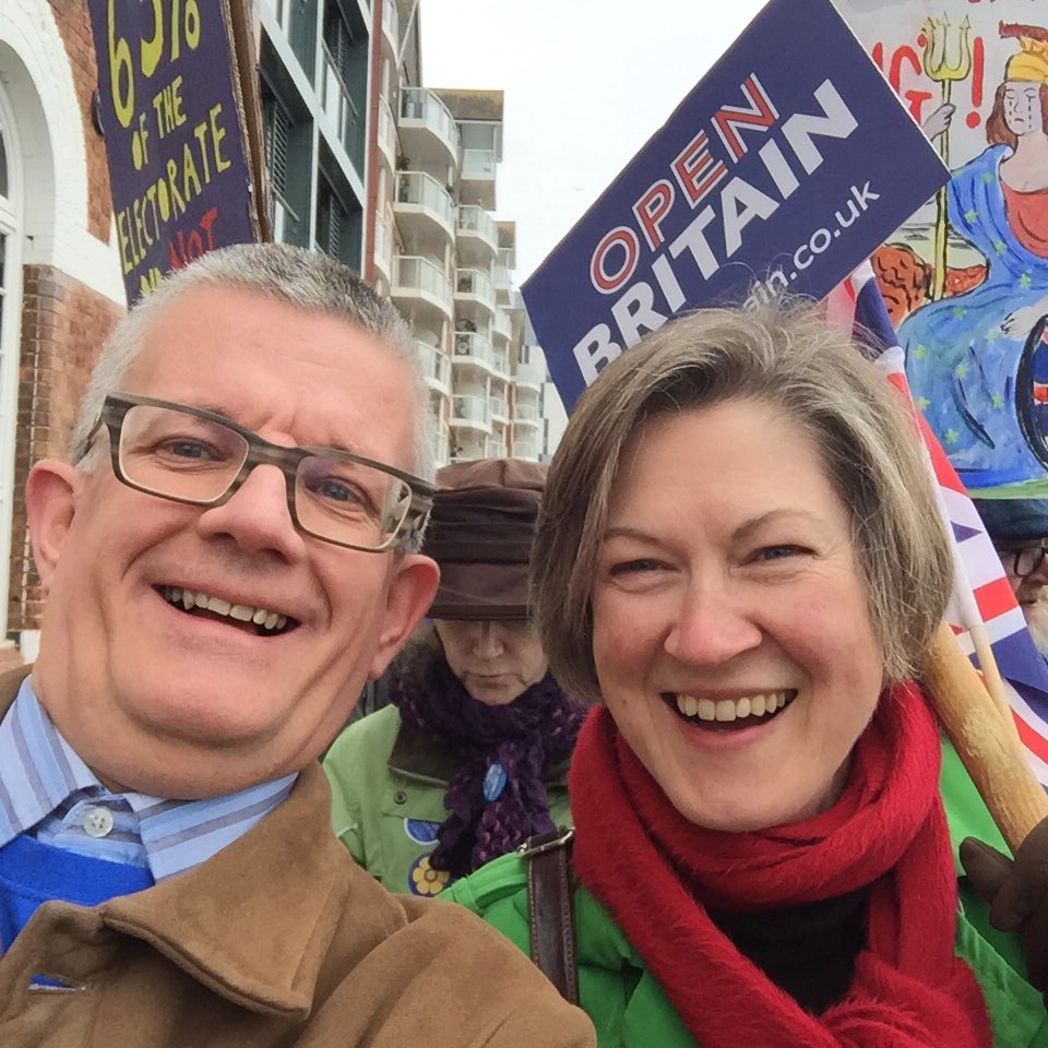 Helen Geake's Instagram, Twitter & Facebook on IDCrawl