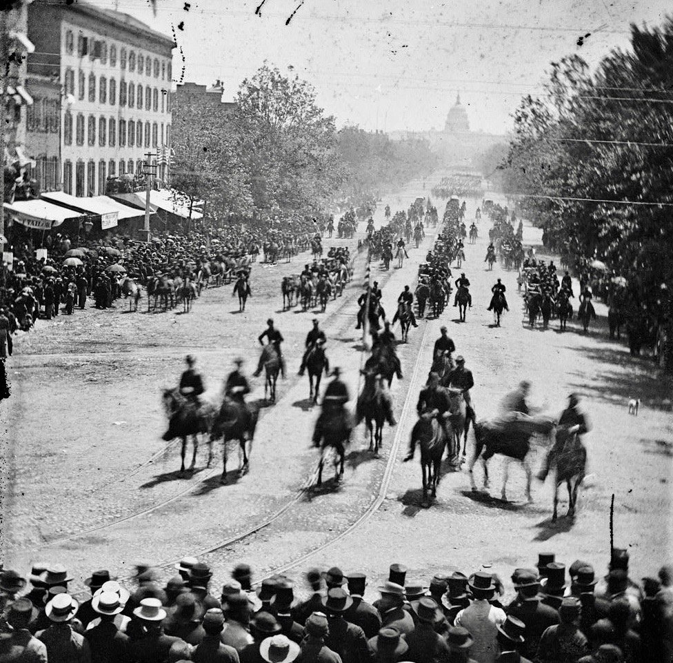 Union Army soldiers march on Pennsylvania Avenue, Washington DC, to ...