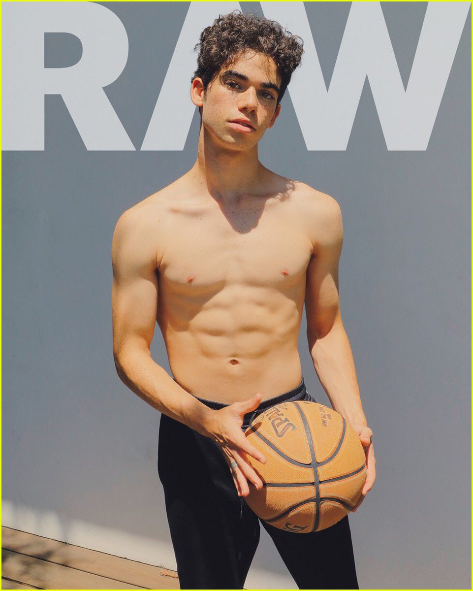Cameron Boyce Bauchmuskeln