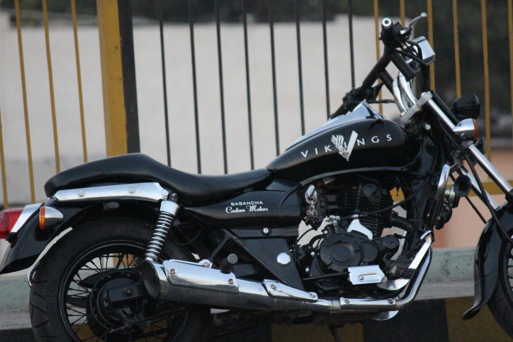 Avenger Bike Black Modified