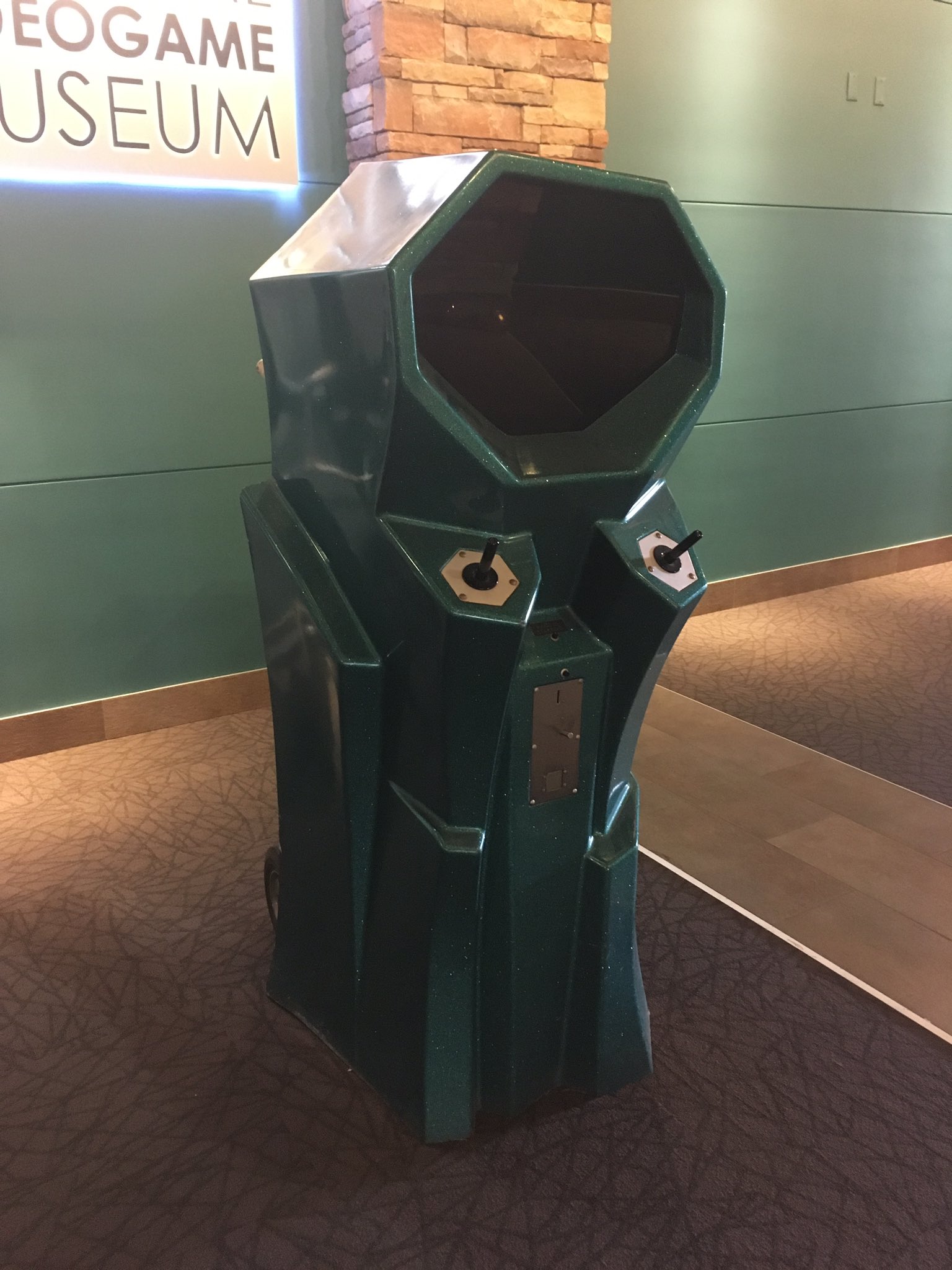 I need your rare and interesting arcade cabinet photos for my price ...