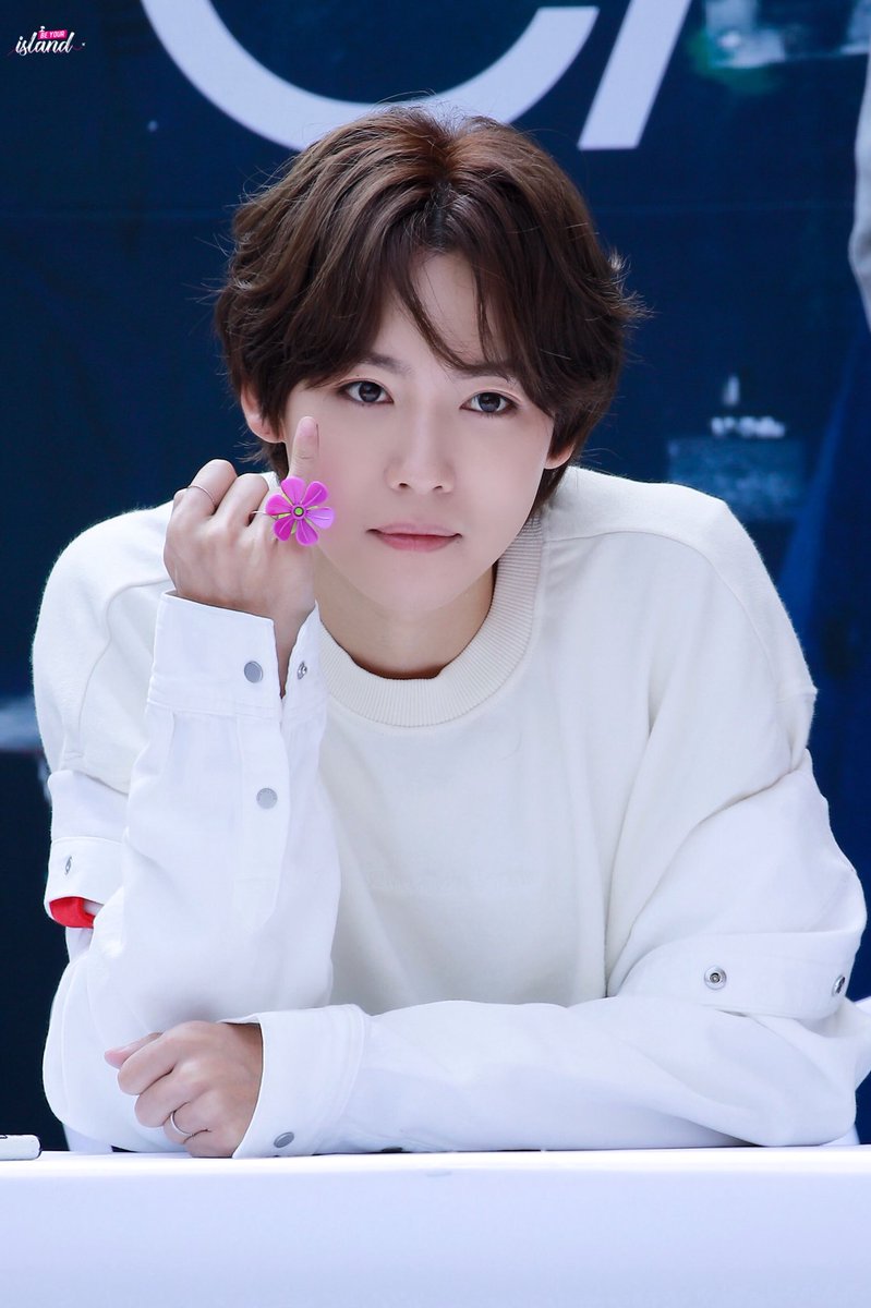 Ghim của For Park Inseo trên Kim Jinwoo | Người nổi tiếng