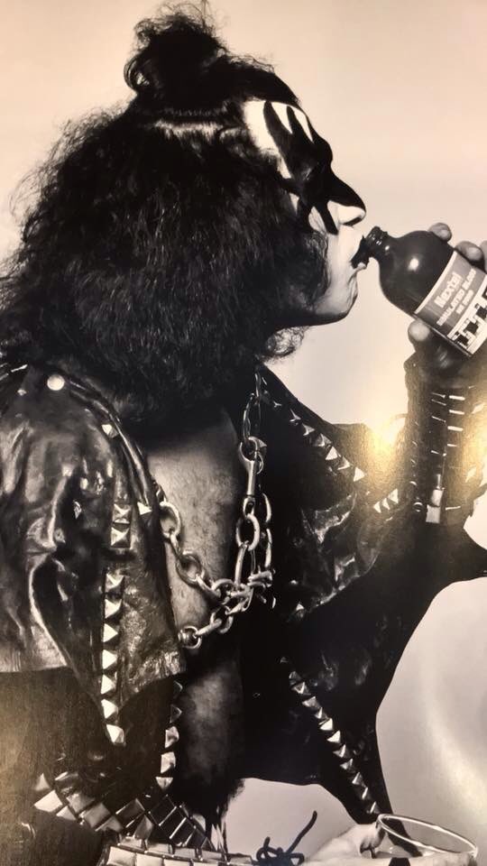 Gene Simmons 1977