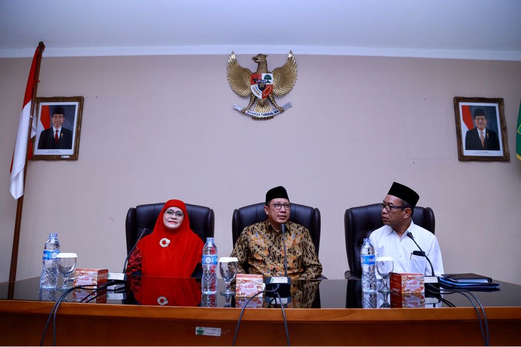 Kementerian Agama RI on Twitter: "Menag @lukmansaifuddin didampingi Direktur KSKK Madrasah Ahmad ...