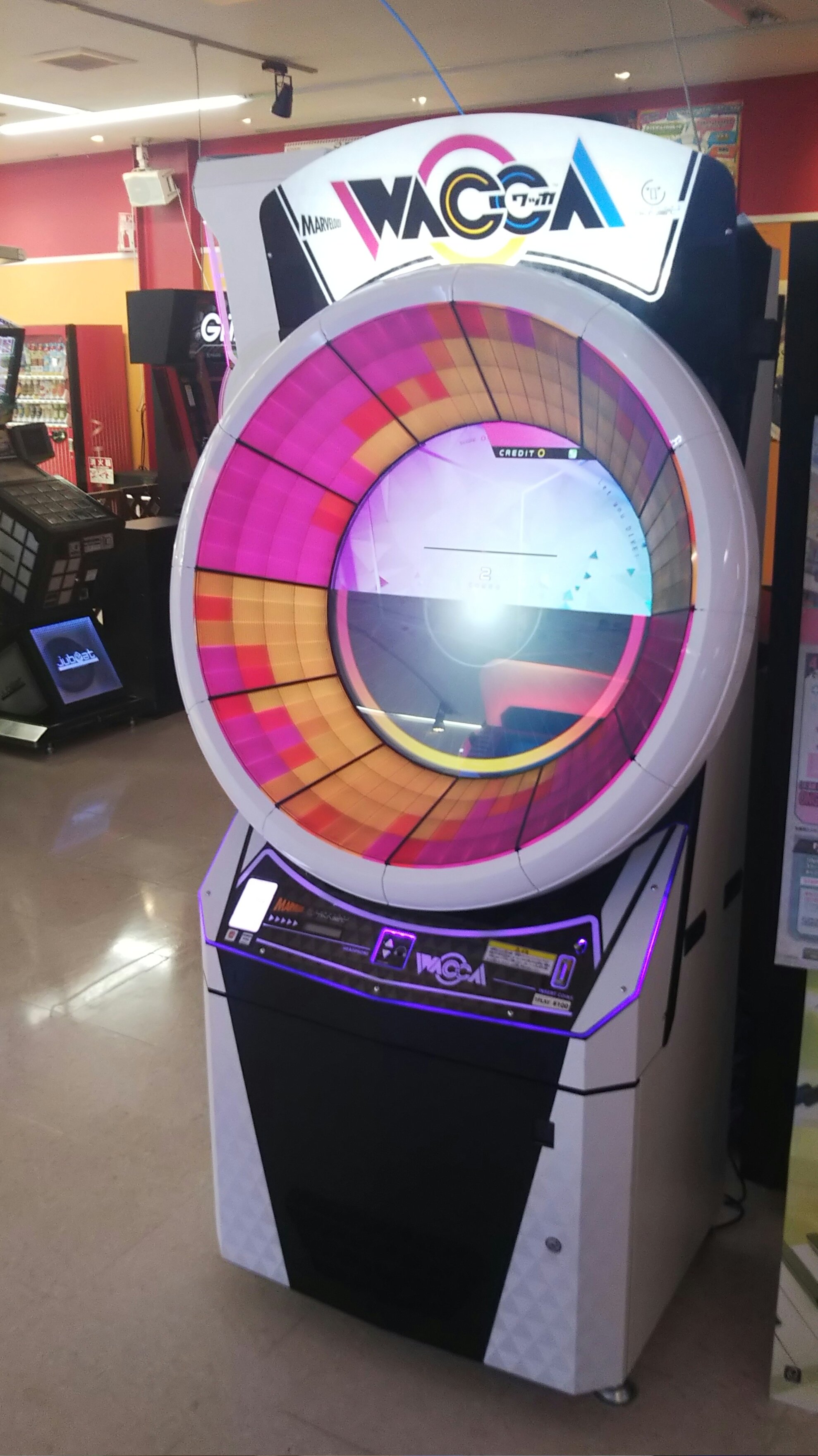 アピナ上越インター店 on Twitter: "本日から当店で 【WACCA】が稼働です！ チューニズムとマイマイの間のイメージですね。 タッチパネル触った感覚は気持ちいいです！ ぜひお試し ...