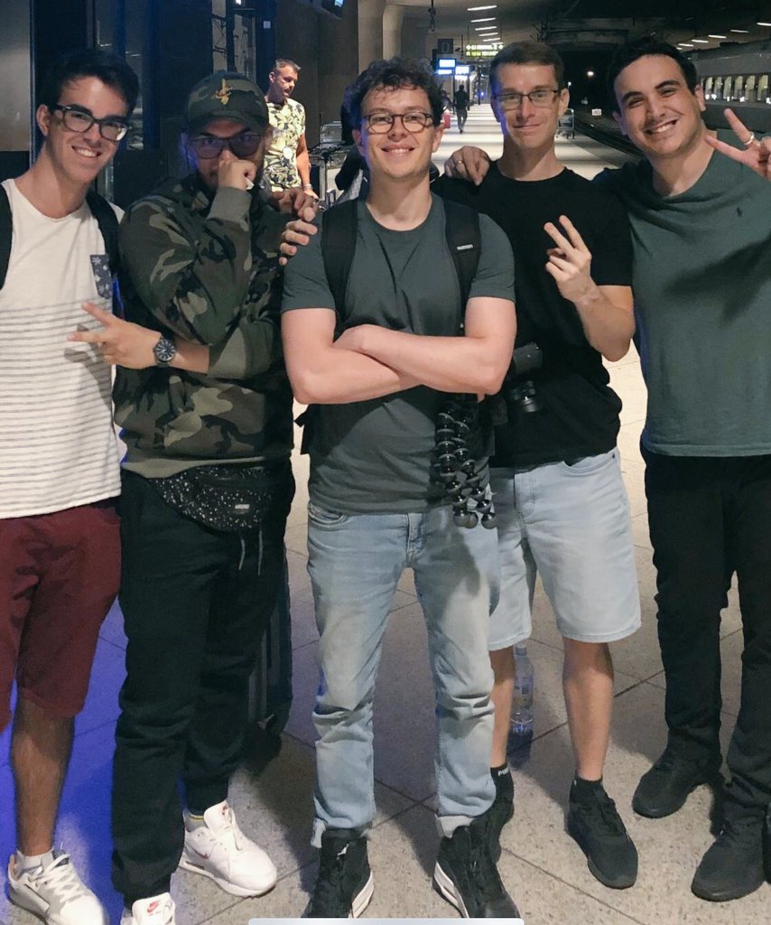 Team Darkside on Twitter: "TDS united @tds_Peppo @tds_Orochi @tds_Michi @tds_Fahmeux https://t ...