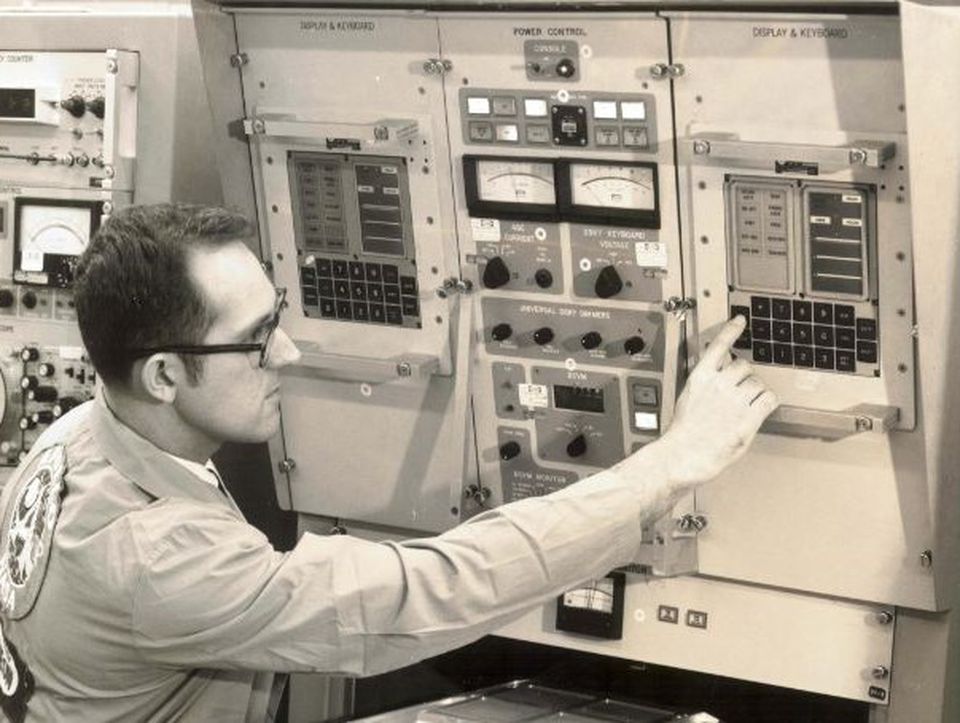 The history of the Apollo 11 moon landing | Scoopnest