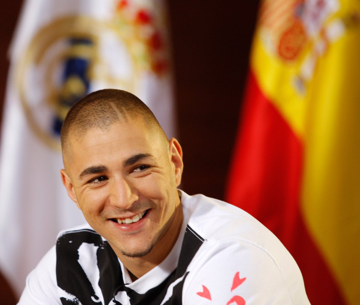 Real Madrid: 📅 #OTD in 2009, Real Madrid unveiled new signing Karim Benzema
