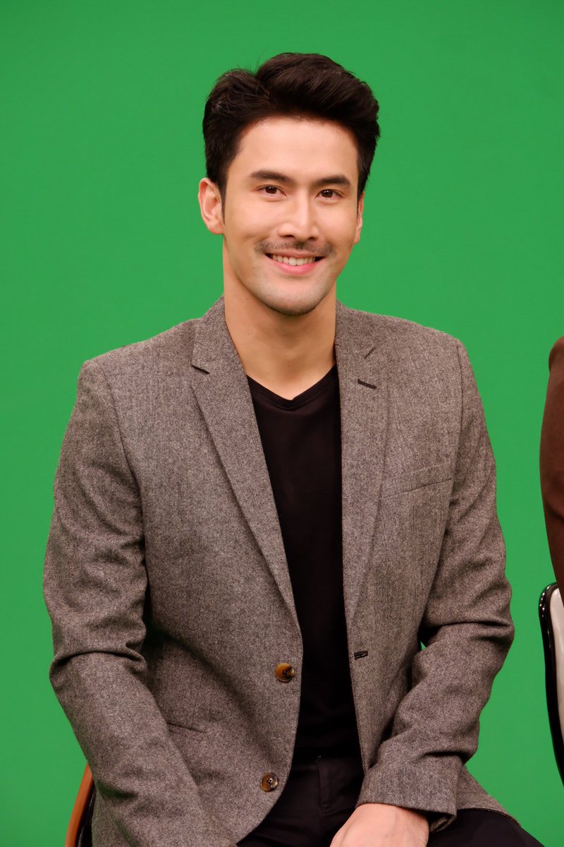 Classify Keanu Reeves doppelganger