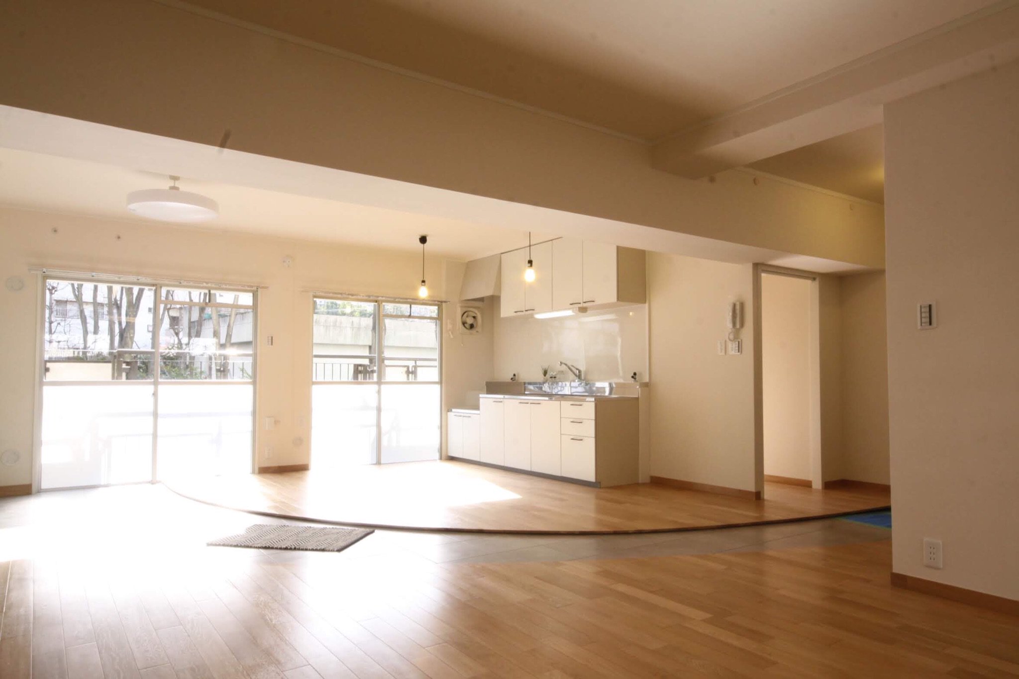 団地不動産 on Twitter: "洛西ニュータウン京都女子大×UR 1LDK｜自転車をインテリアにしたり、ベビーカーを置いたりするのに便利。土間は玄関から続く。 #danchi #団地 ...