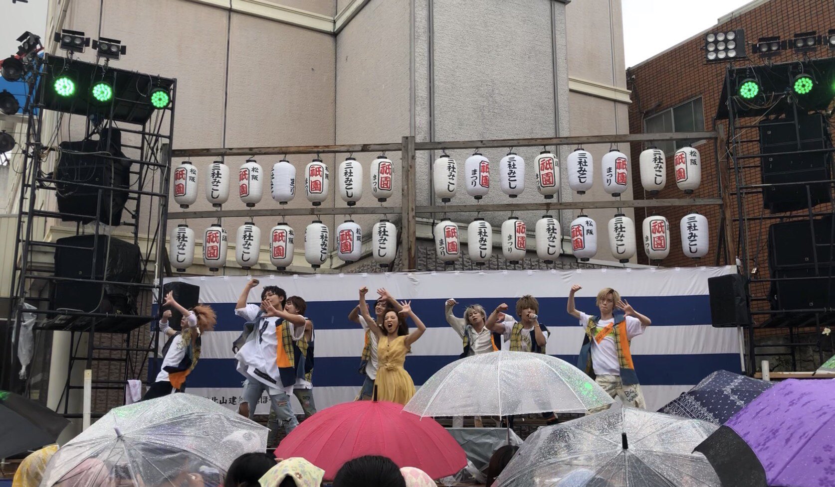 梅田悠 on Twitter: "TRYZEROとのコラボステージ‼️ 雨の中沢山の方に見ていただけてとても嬉しかったです☺️ 雨の影響でステージに空きが出て追加ライブさせてもらってて松阪が ...