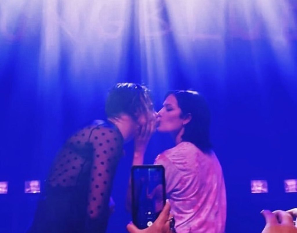 Halsey Updates On Twitter Halsey And Dom Performing In Chicago Last