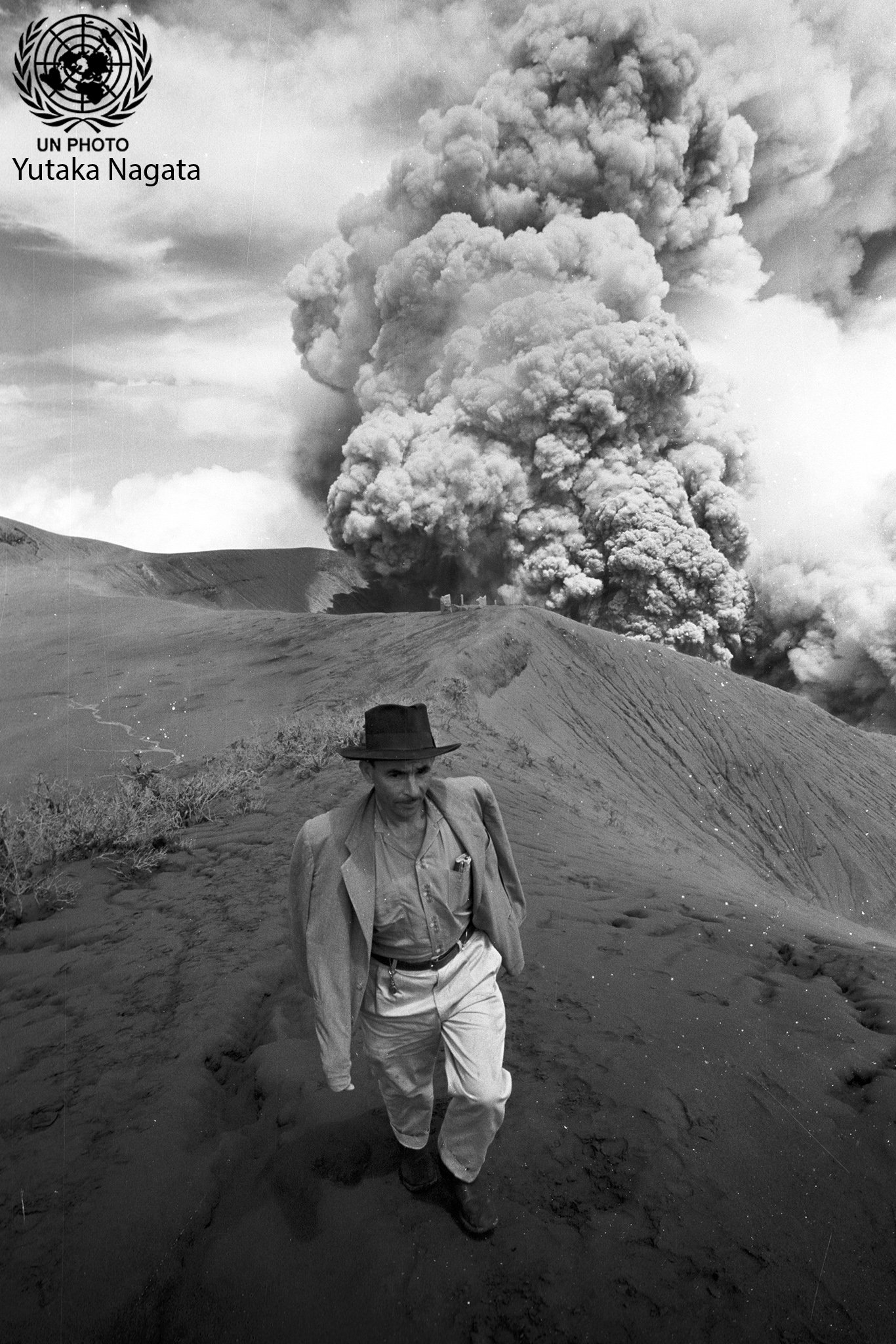 Irazu Volcano Erupting