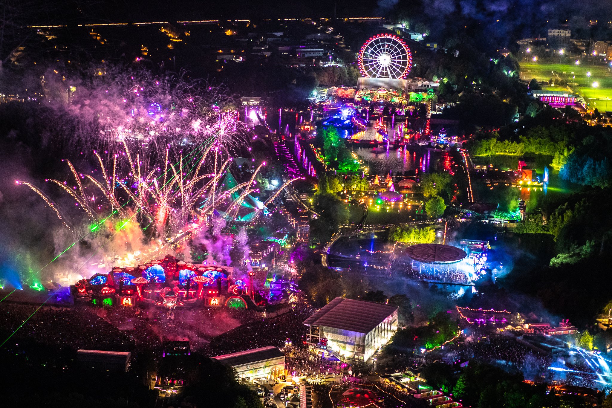 Tomorrowland At Night Hd