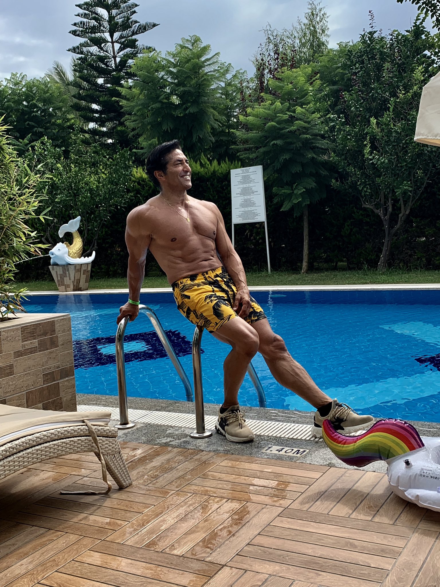 Jay Tavare Keri Russell Jay Tavare And Guest During Into The West East