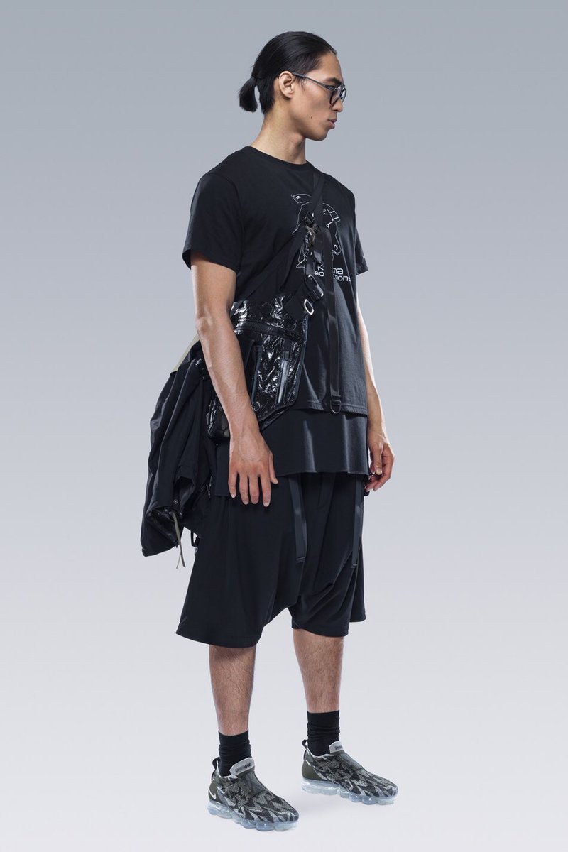 How to carry jacket when not wearing it? : r/malefashionadvice