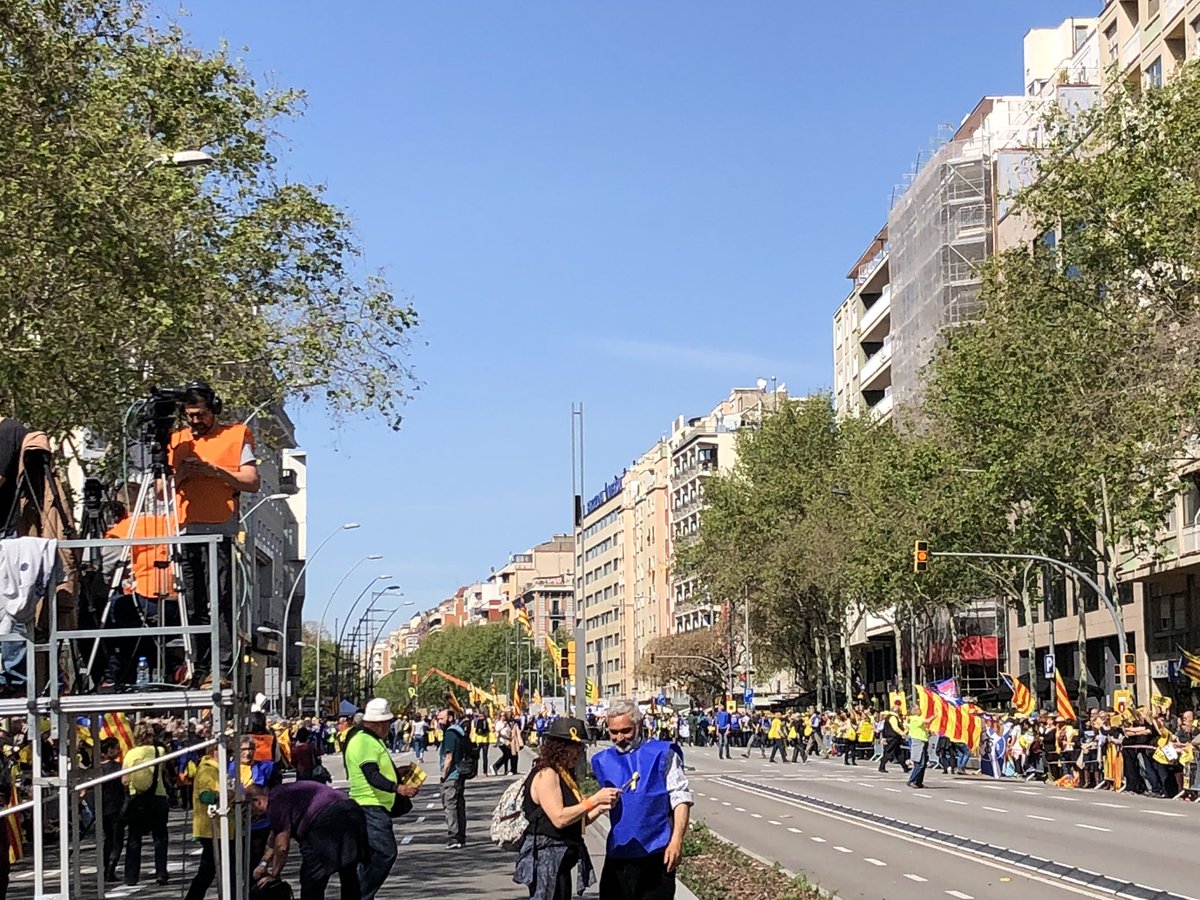 Así se encuentra en estos momento la avenida del Paralelo de Barcelona ...