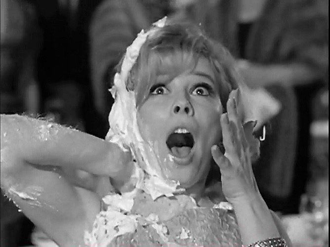 Lorraine Rogers's Instagram, Twitter & Facebook on IDCrawl