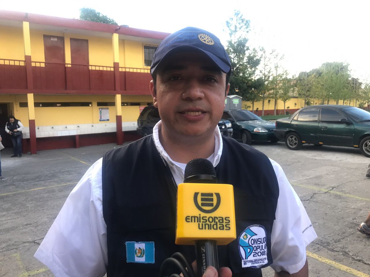 Kenneth ordóñez, del centro de votación del colegio franciscano 12 de ...