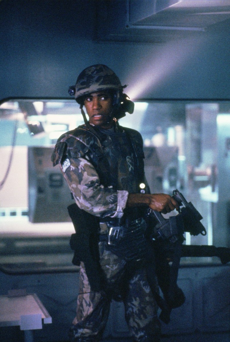 ALIENS’) Frost as the ‘Male Lead’ : r/LV426