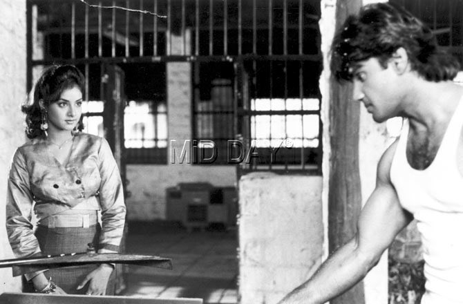 Mohra Sunil Shetty Body