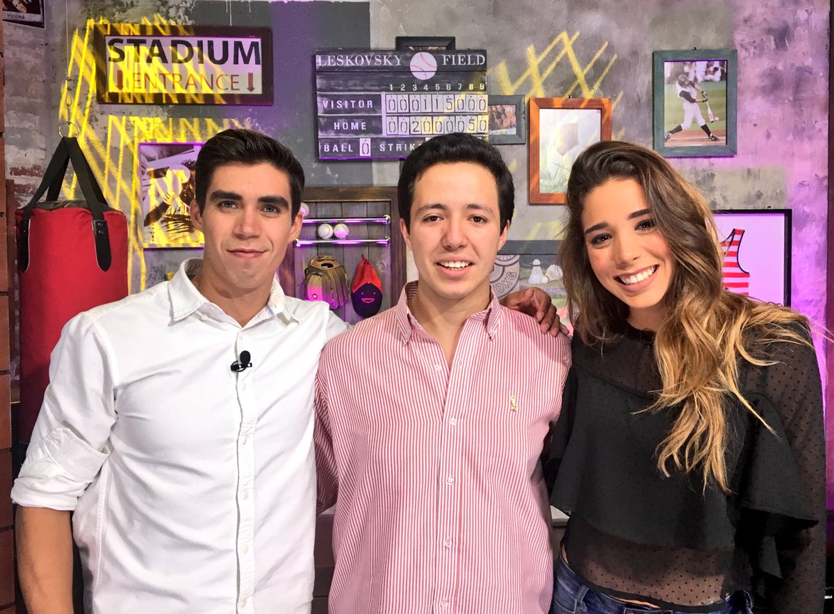 Familia Gaxiola @FamiliaGaxiola Timeline, The Visualized Twitter ...