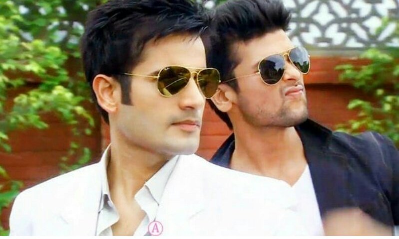 Karan Tacker And Kushal Tandon Fight