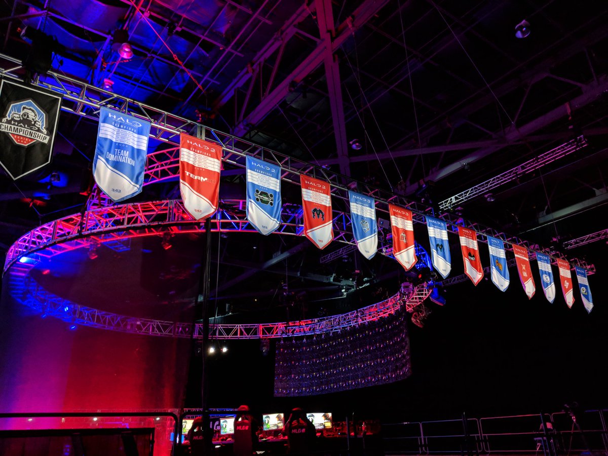 CLG banner at the Halo World Championship 2018 : r/CLG