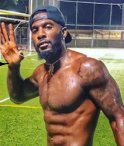 Earl Thomas Shirtless