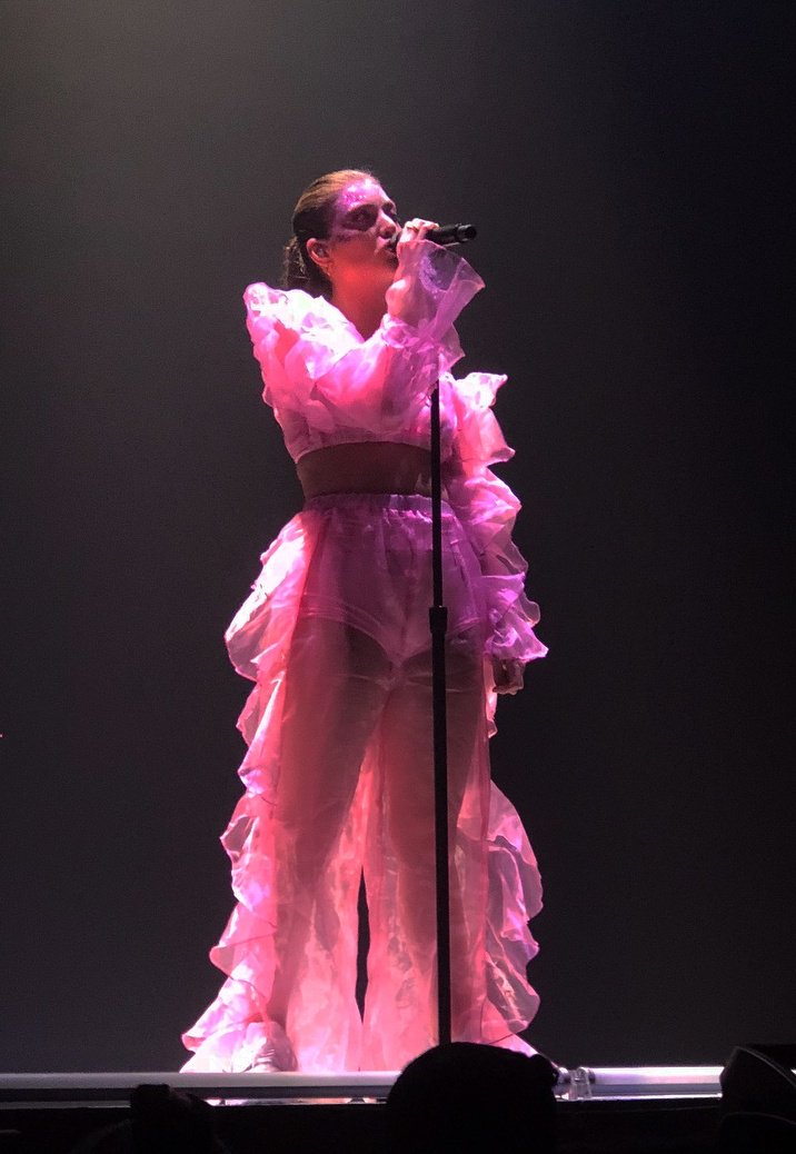 Lorde Concert Outfits