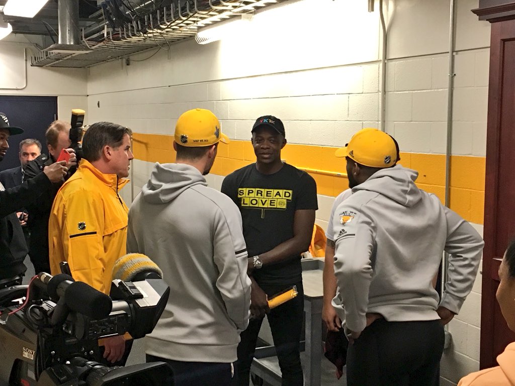 Preds Head coach and the Waffle House hero. Feels good man : r/hockey