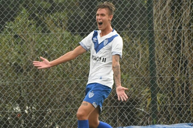 final de los primeros 45' en división. victoria parcial de 2-0 sobre ...