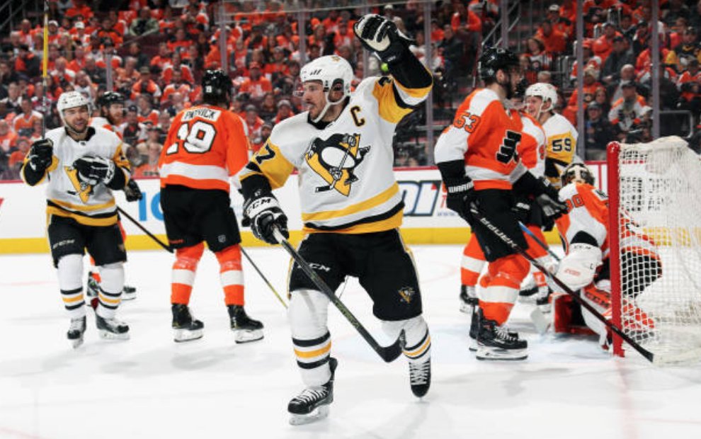 Sidney Crosby surpasses Mario Lemieux with Penguins playoff record
