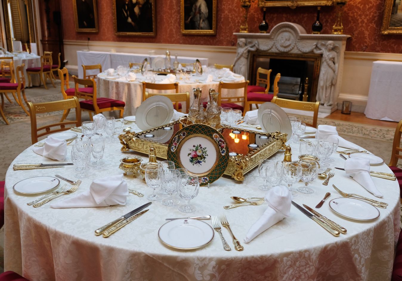 Royal Banquet Table Setting