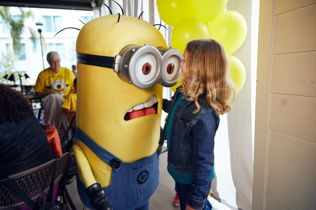 Minions Hug